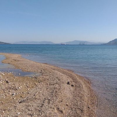 Riviera beach 🏖️ Neraki, Attika, Yunanistan - detaylı özellikler ...