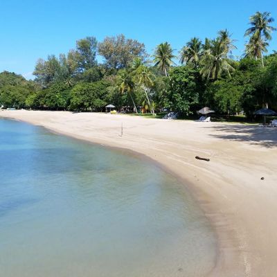 Rebak Resort Beach 🏖️ Pantai Cenang, Rebak Besar, Malezya - detaylı ...